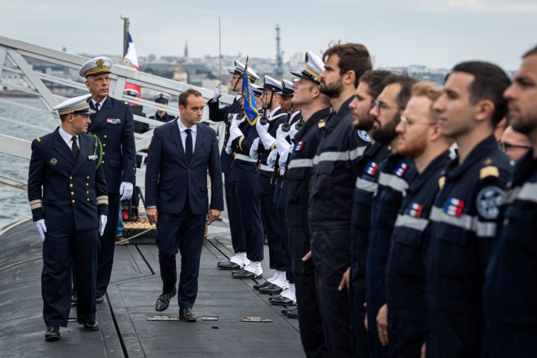 Entrée en service du 1er sous-marin nucléaire de la classe Suffren de ...